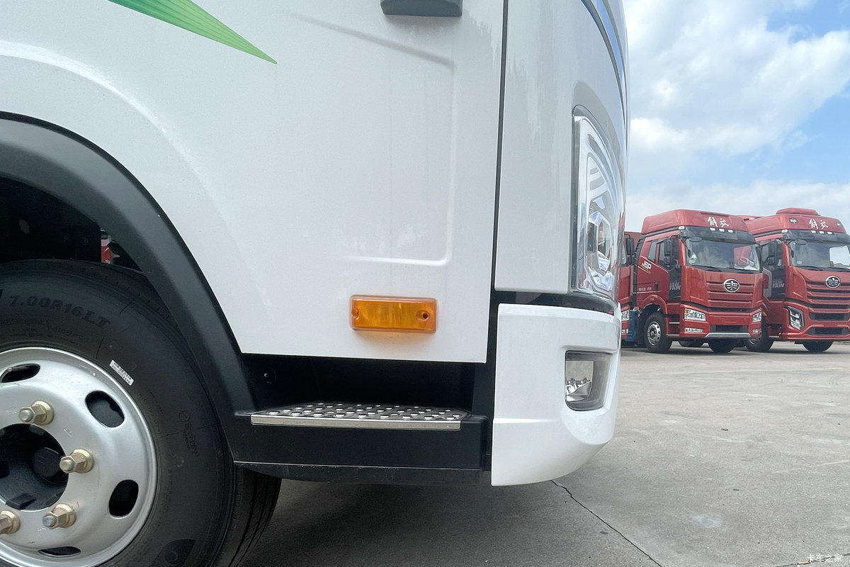 【图】解放虎6G 4.2米单排纯电动栏板轻卡 弗迪131.98kWh_实拍图片_4074974_卡车之家