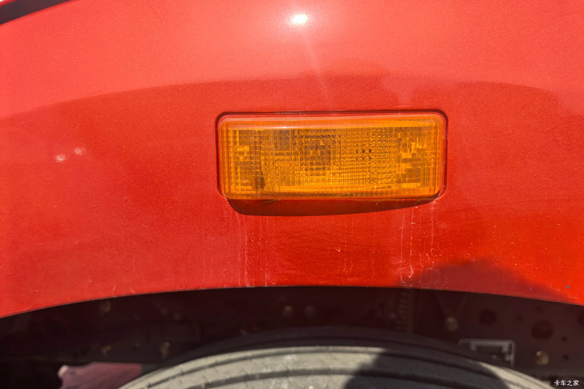 【图】解放J6P 经典版 13.2L LNG 530马力 6X4 一汽解放12档 高顶 牵引车_实拍图片_4085895_卡车之家