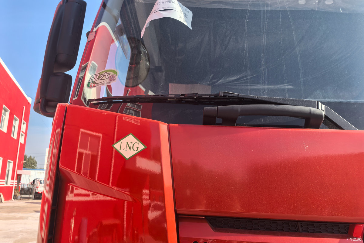 【图】解放J6P 经典版 13.2L LNG 530马力 6X4 一汽解放12档 高顶 牵引车_实拍图片_4085911_卡车之家