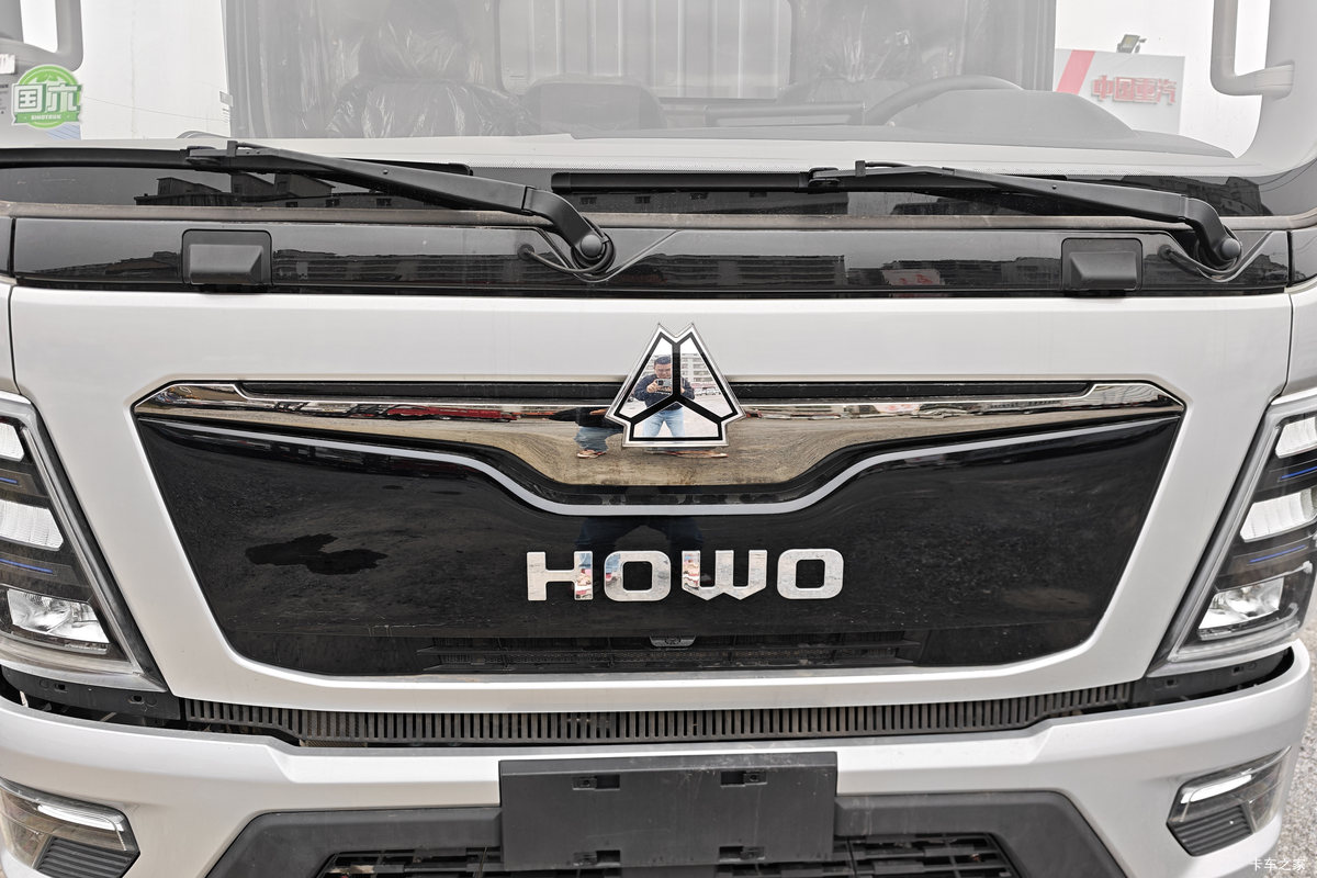 【图】中国重汽HOWO 悍将PRO 180马力 4.15米单排仓栅式轻卡(重汽10档)_实拍图片_4086660_卡车之家