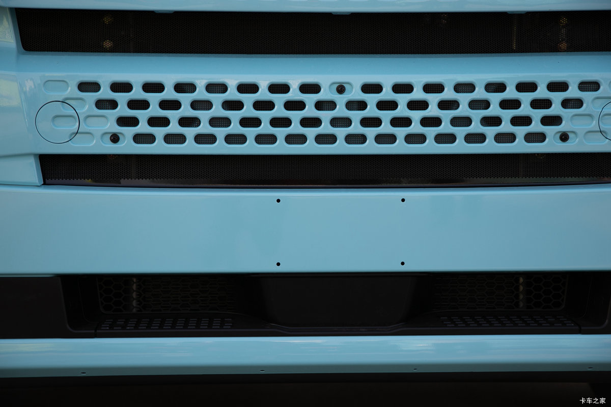 【图】青岛解放JH6 6X4 500kW纯电动牵引车 宁德时代465.99kWh_实拍图片_4093821_卡车之家