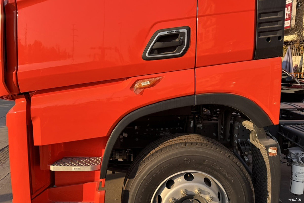 【图】重汽豪沃 HOWO TS7 350马力 4X2 9.55米冷藏车_实拍图片_4104018_卡车之家