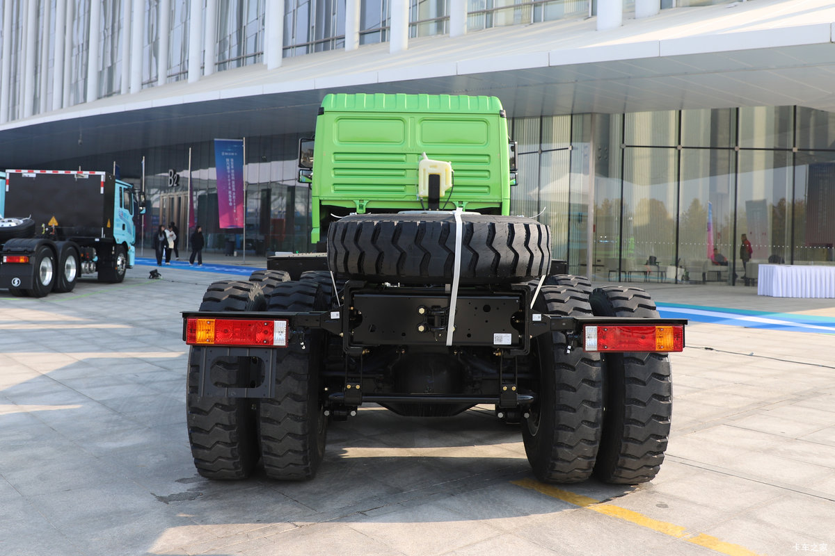 【图】陕汽德龙X5000E 6X4 纯电动自卸车 400kWh_实拍图片_4115227_卡车之家