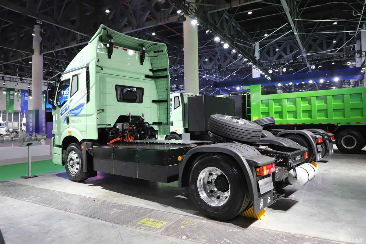 【图】解放J6E 4X2 换电式纯电动牵引车 宁德时代512kWh_实拍图片_4131930_卡车之家