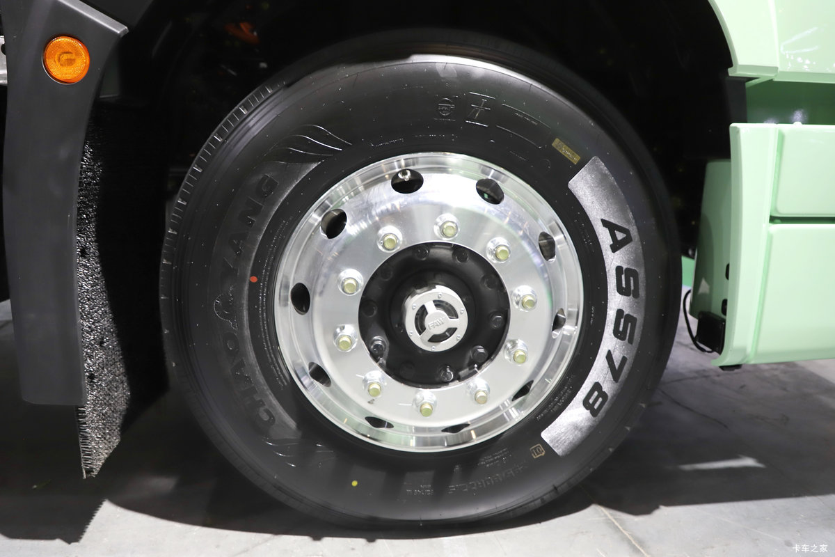 【图】解放J6E 4X2 换电式纯电动牵引车 宁德时代512kWh_实拍图片_4131995_卡车之家