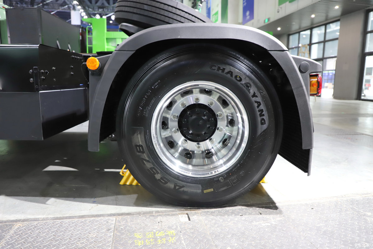 【图】解放J6E 4X2 换电式纯电动牵引车 宁德时代512kWh_实拍图片_4132010_卡车之家