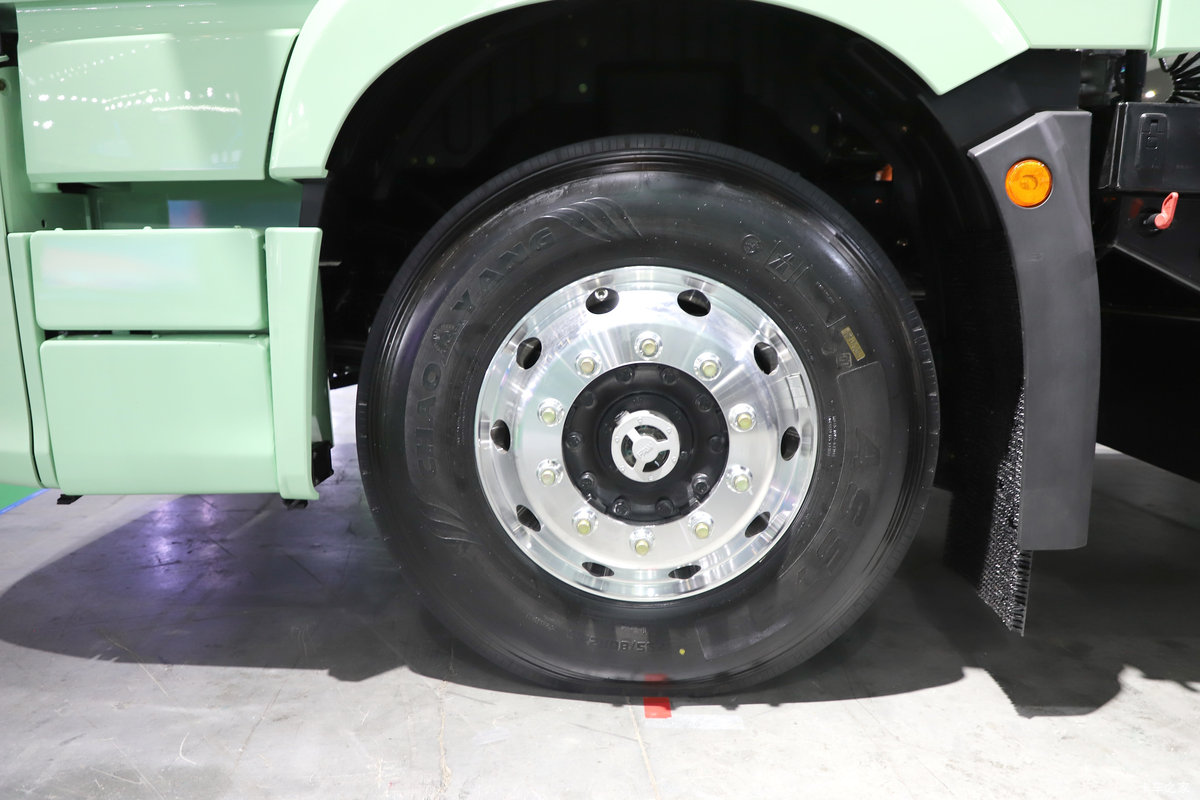 【图】解放J6E 4X2 换电式纯电动牵引车 宁德时代512kWh_实拍图片_4132021_卡车之家