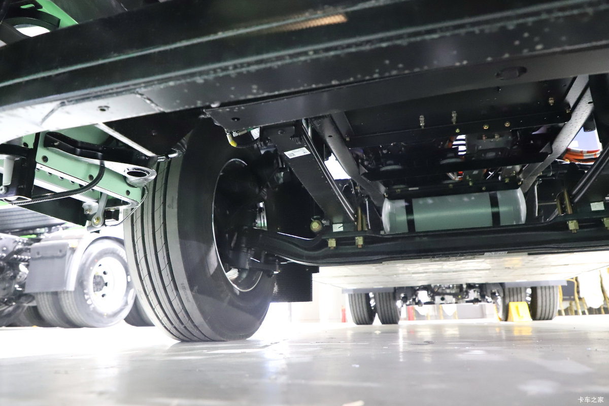 【图】解放J6E 4X2 换电式纯电动牵引车 宁德时代512kWh_实拍图片_4132021_卡车之家