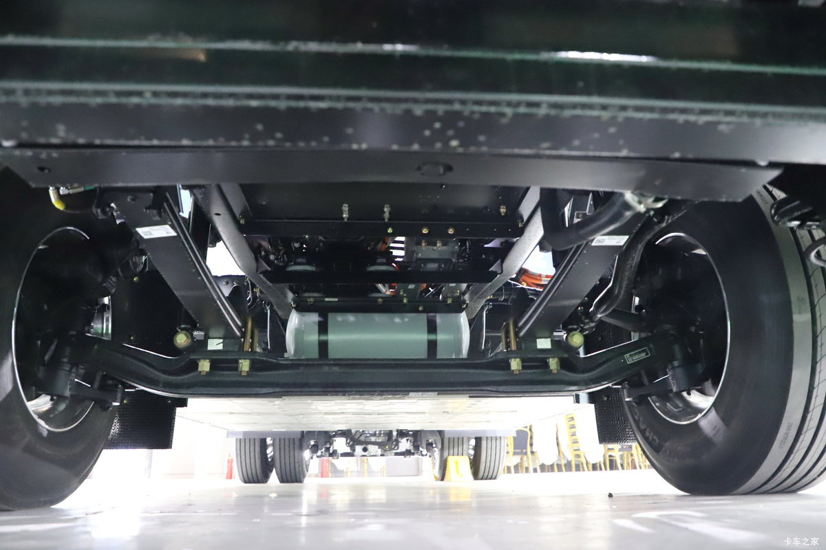 【图】解放J6E 4X2 换电式纯电动牵引车 宁德时代512kWh_实拍图片_4132021_卡车之家