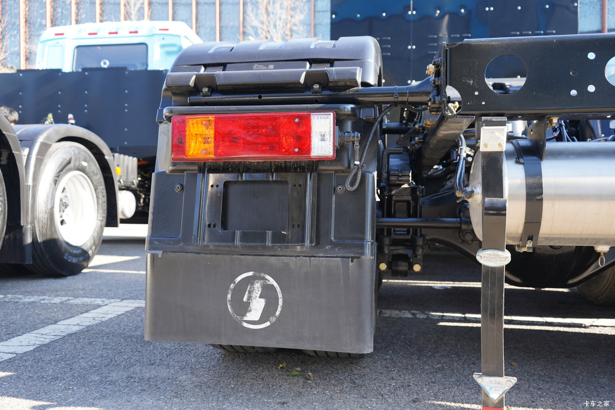 【图】质子汽车帝江Re 6X4 燃料电池牵引车 263kWh_实拍图片_4147258_卡车之家